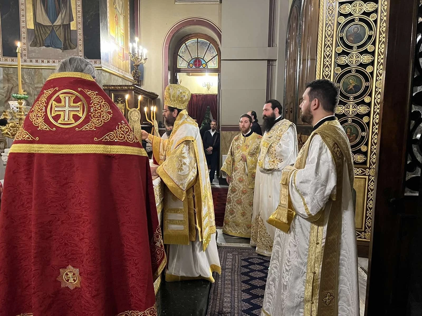 Ο πατήρ Χριστόδουλος και προσκυνητές απο την Πέλλα στην Αρχιεπισκοπή Αθηνών