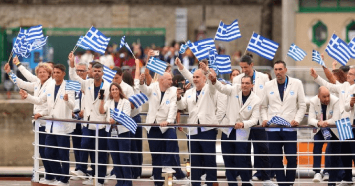«Να έχεις τον σταρ και να τον ντύνεις έτσι»: Ο Κωστέτσος τα έβαλε με ...