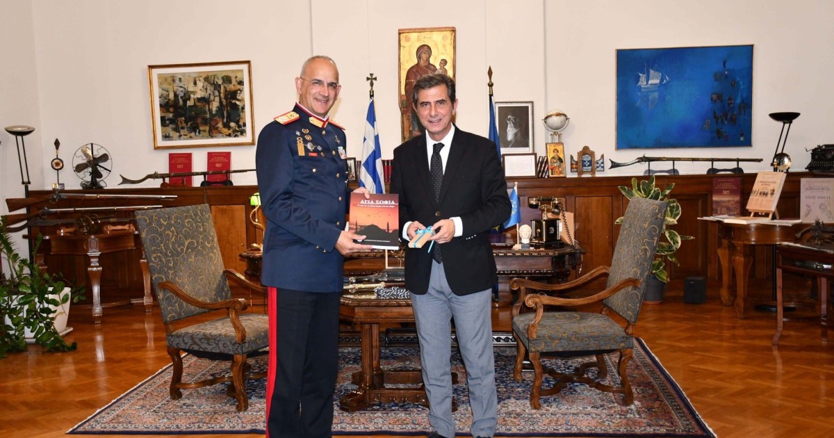 Συνάντηση εργασίας του Αρχηγού Γ.Ε.ΕΘ.Α. Στρατηγού Δημήτρη Χούπη με τον ...