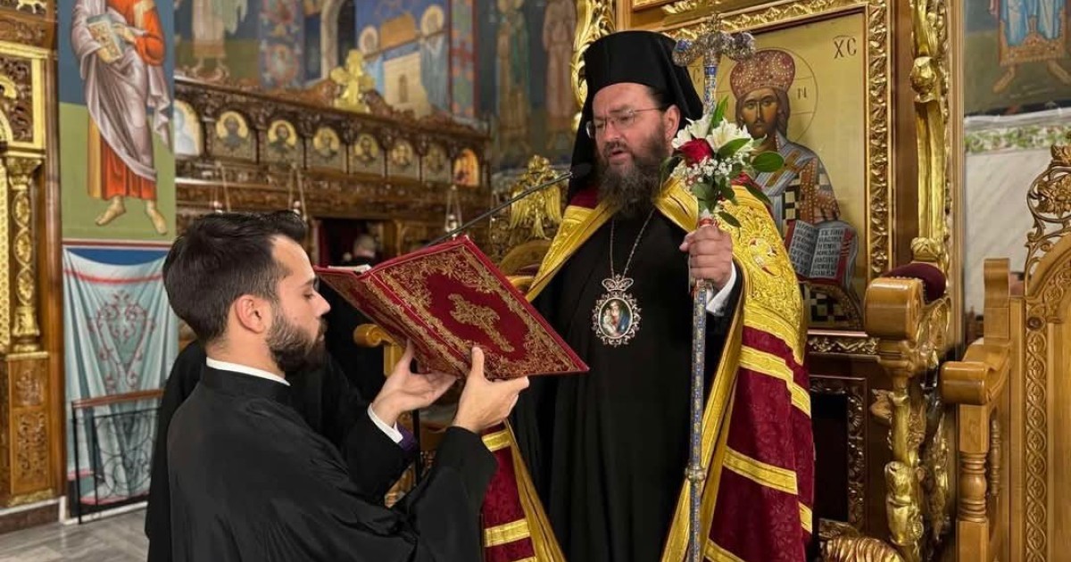 Σήμερα οι Άγγελοι δοξολογούν και οι άνθρωποι αγάλλονται τον τεχθέντα ...