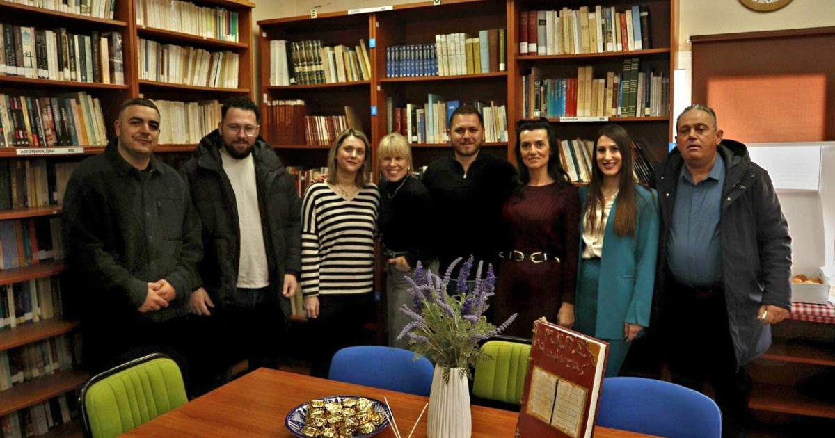 Εγκαίνια για την βιβλιοθήκη στα Καλύβια Σκύδρας (φωτογραφίες/βίντεο)