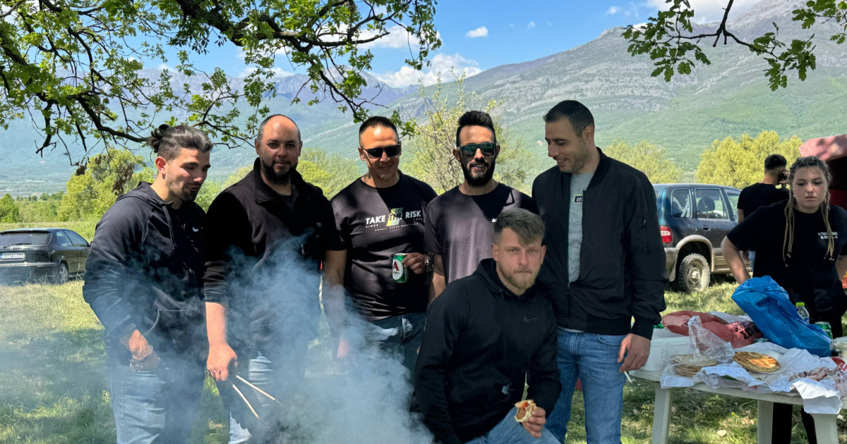 Πρωτομαγιά στον λόφο της Περικλέας Αλμωπίας: Μια γιορτή της Άνοιξης και ...