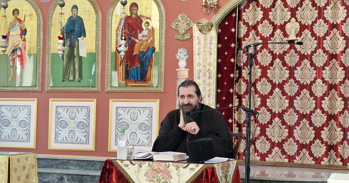 Ο Ιεροκήρυκας της Μητροπόλεως π. Παντελεήμων στον Ι.Ν. Αγίου Αντωνίου ...