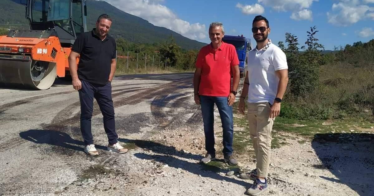 Συνεχίζονται οι ασφαλτοστρώσεις στην Αλμωπία