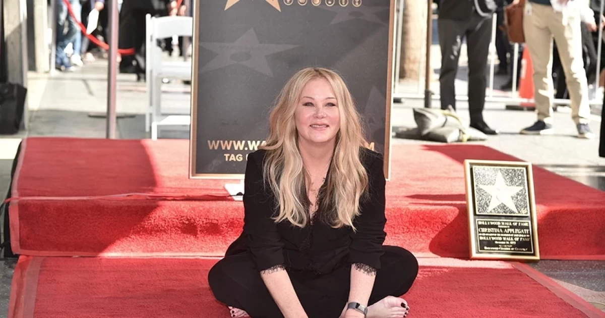 Christina Applegate: Η πρώτη δημόσια εμφάνιση μετά τη διάγνωσή της με ...