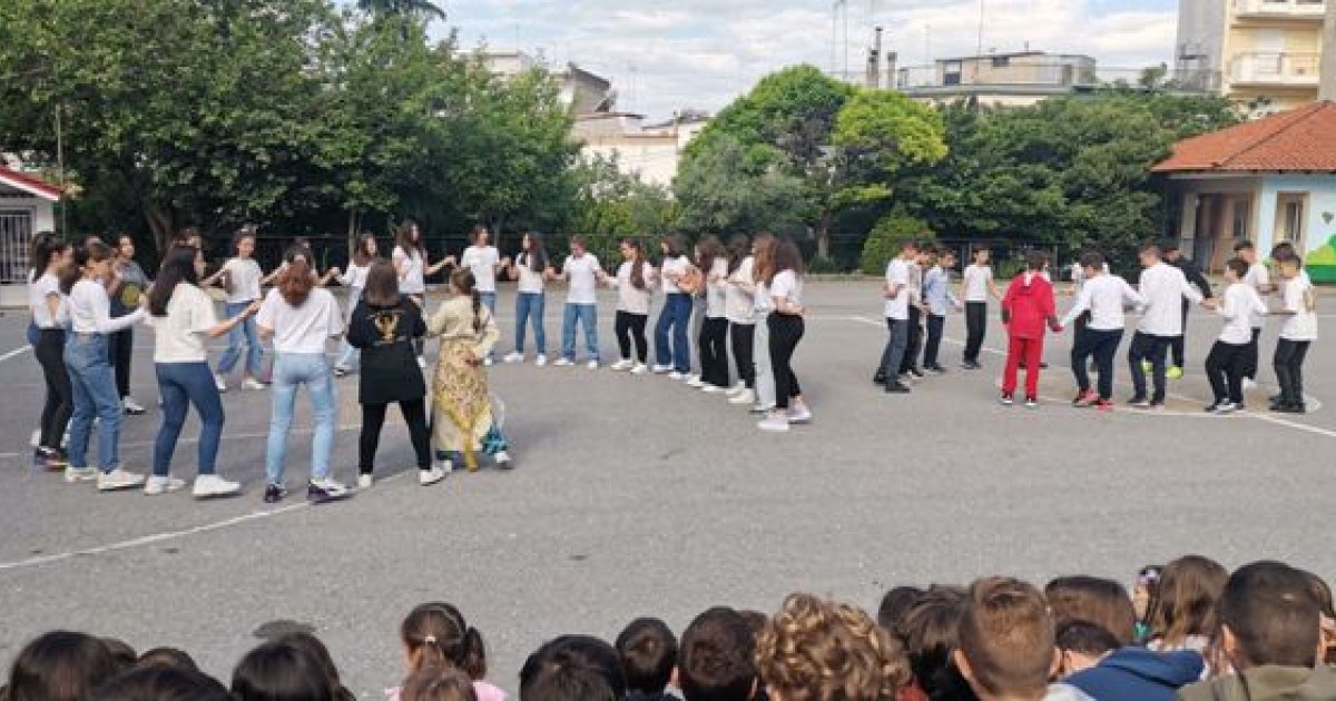 Πλούσια εκδήλωση του 2ου Δημοτικού Σχολείου για τη Γενοκτονία των Ποντίων