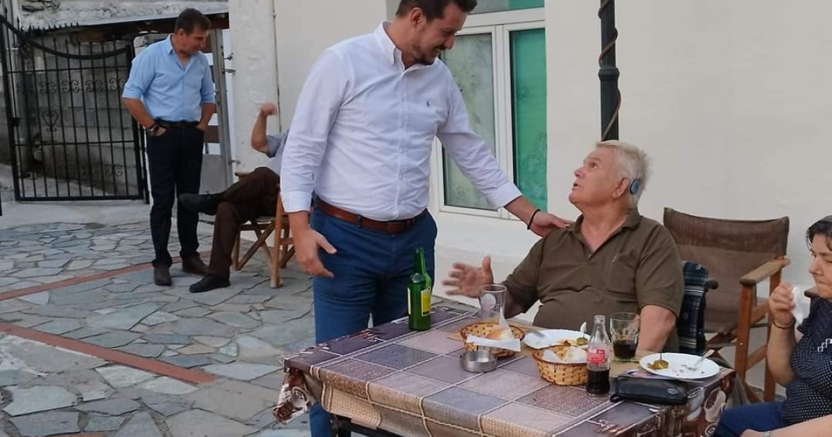 Δίπλα στον κόσμο της Αλμωπίας ο Απόστολος Φάκκας