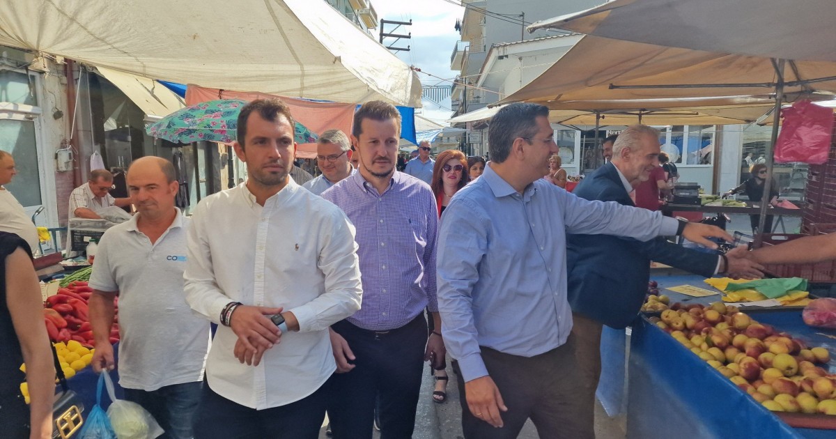 Στο πλευρό Τζιτζικώστα ο Άκης Αργυρός