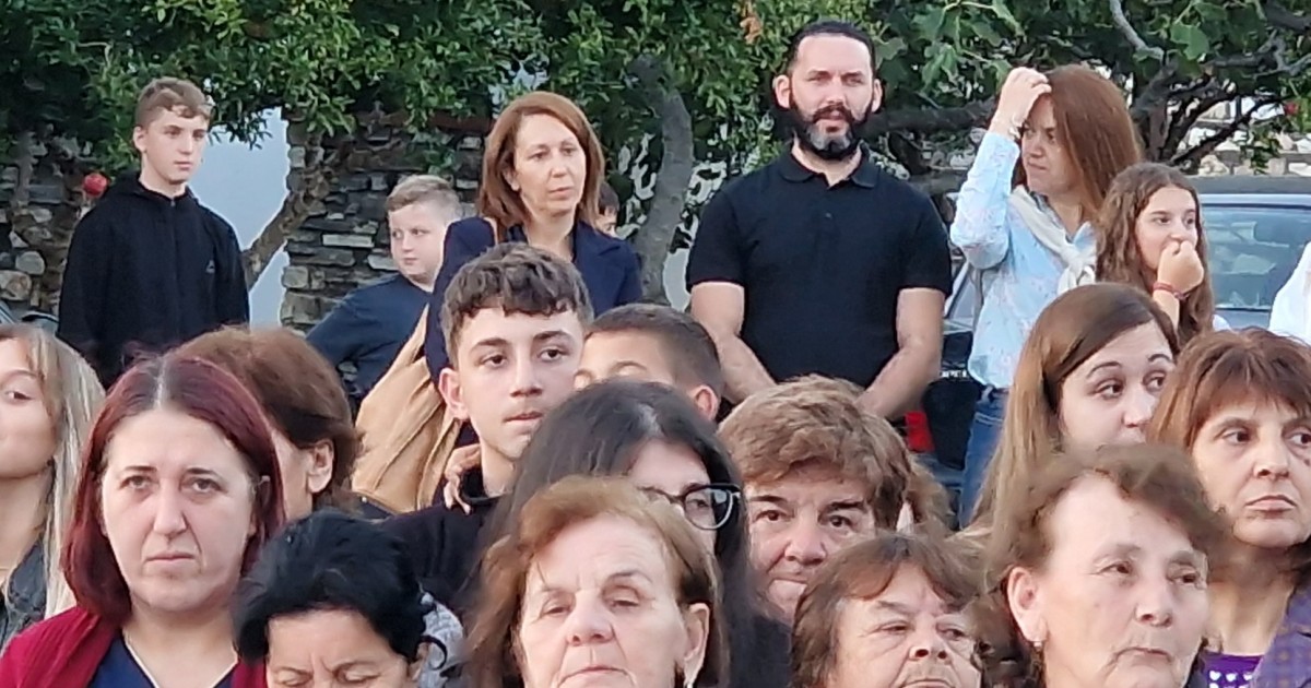 Ι.Μ Αγίου Ιλαρίωνος Προμάχων: Διακριτικά στον Εσπερινό η σύζυγος του ...