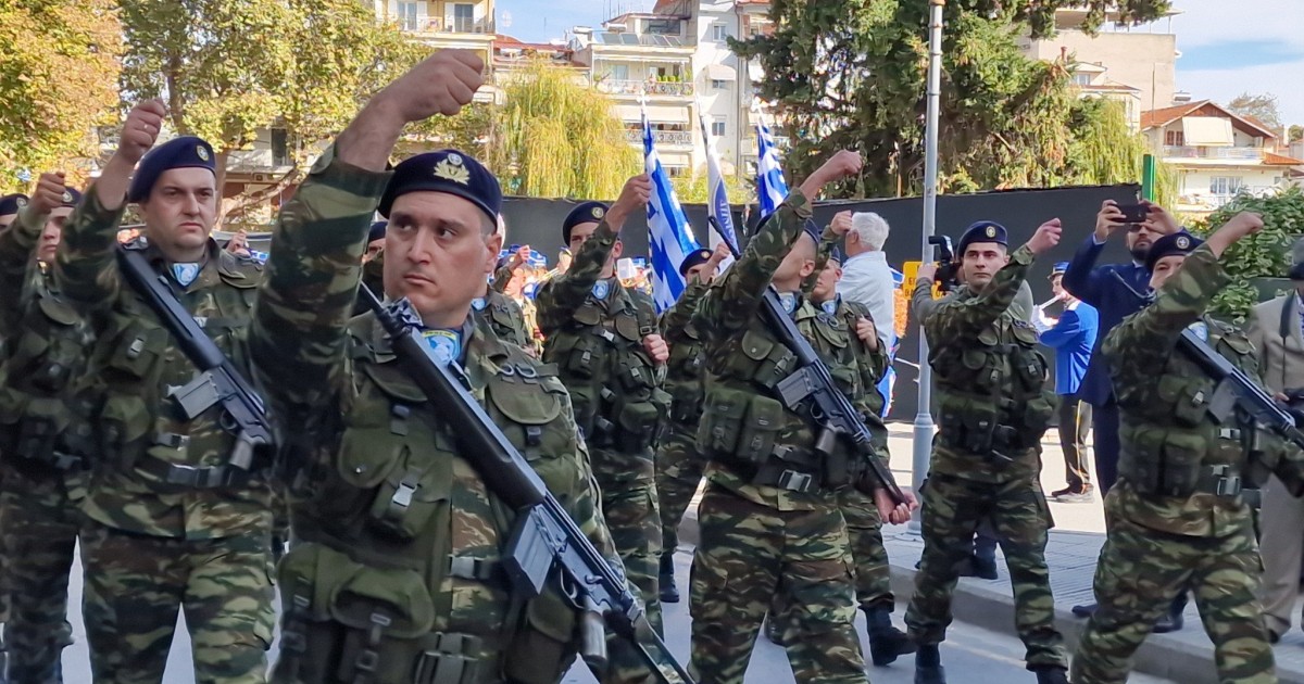 Έδεσσα...παρέλασε ο Ανέστης Δοβλέτης