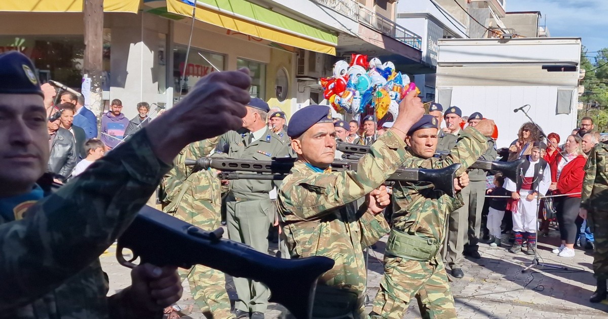 Η στρατιωτική παρέλαση της Αλμωπίας