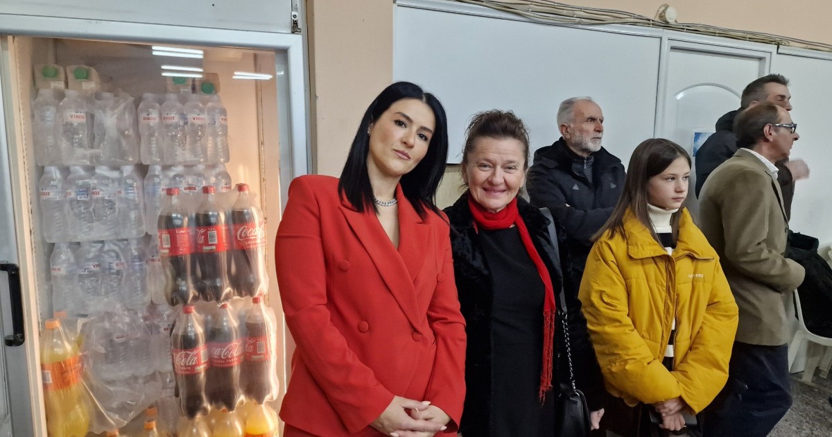Χαρούμενη η νέα πρώτη κυρία της Αλμωπίας