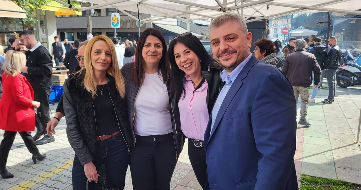 Νίκος Παρούτογλου.... Ευδιάθετος στον πεζόδρομο της Αριδαίας