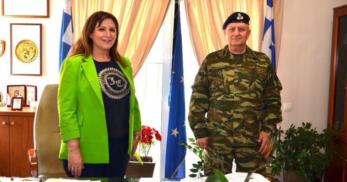 Η Δήμαρχος Σκύδρας Κατερίνα Ιγνατιάδου υποδέχθηκε τον νέο Διοικητή της ...