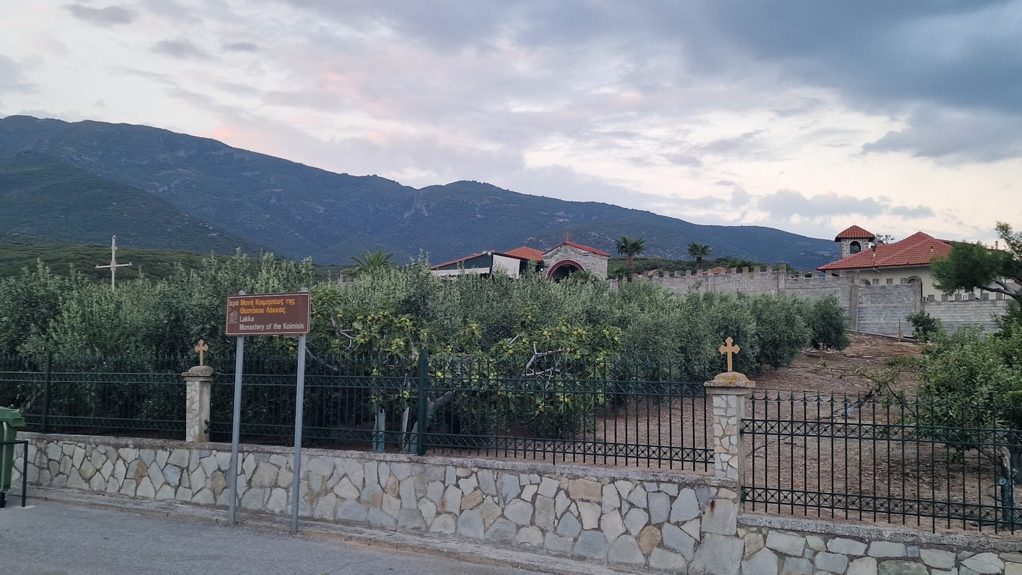 Λάκκα: Πως η Παναγία έσωσε το Μοναστήρι της