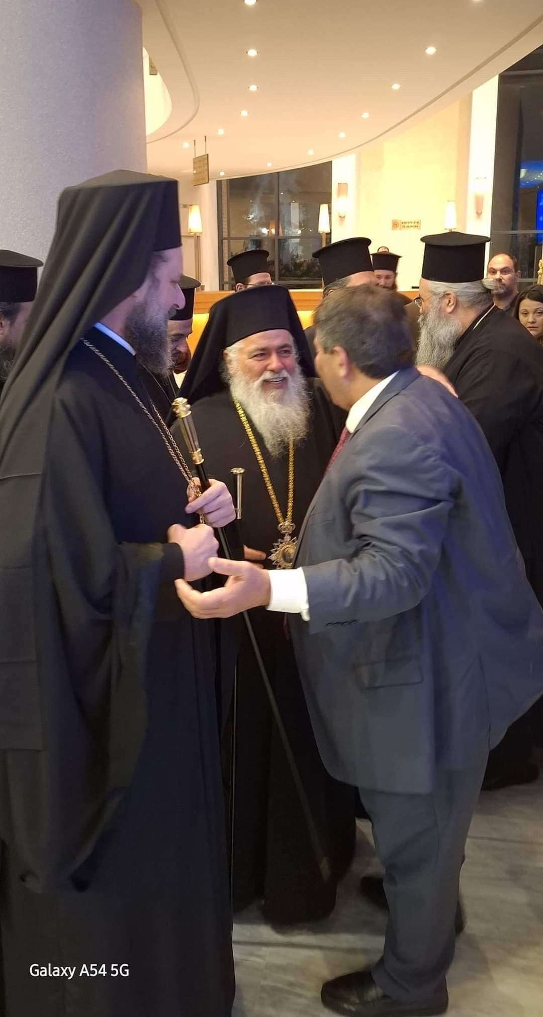 Η φιλία του Ιορδάνη Τζαμτζή με τους αρχιερείς