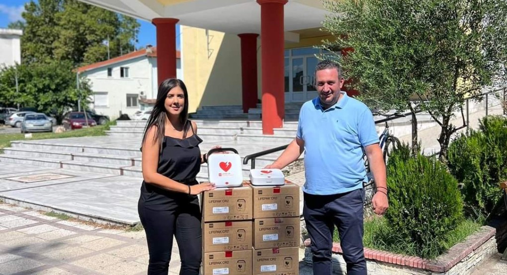 Χρήστος Μπάτσης: 10 απινιδωτες για τις ανάγκες των κατοίκων και ...