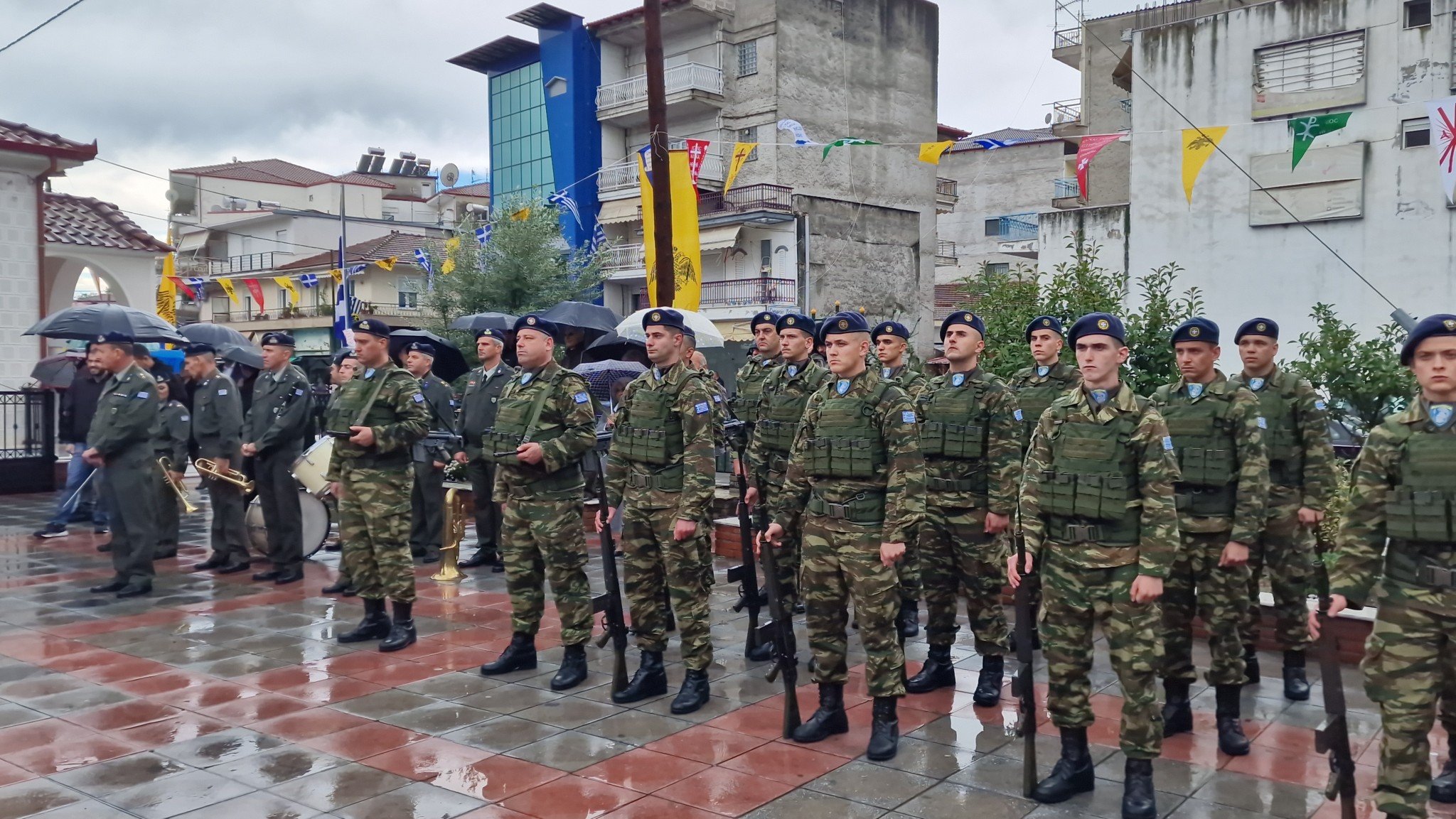 Η στρατιωτική παρέλαση της Αλμωπίας